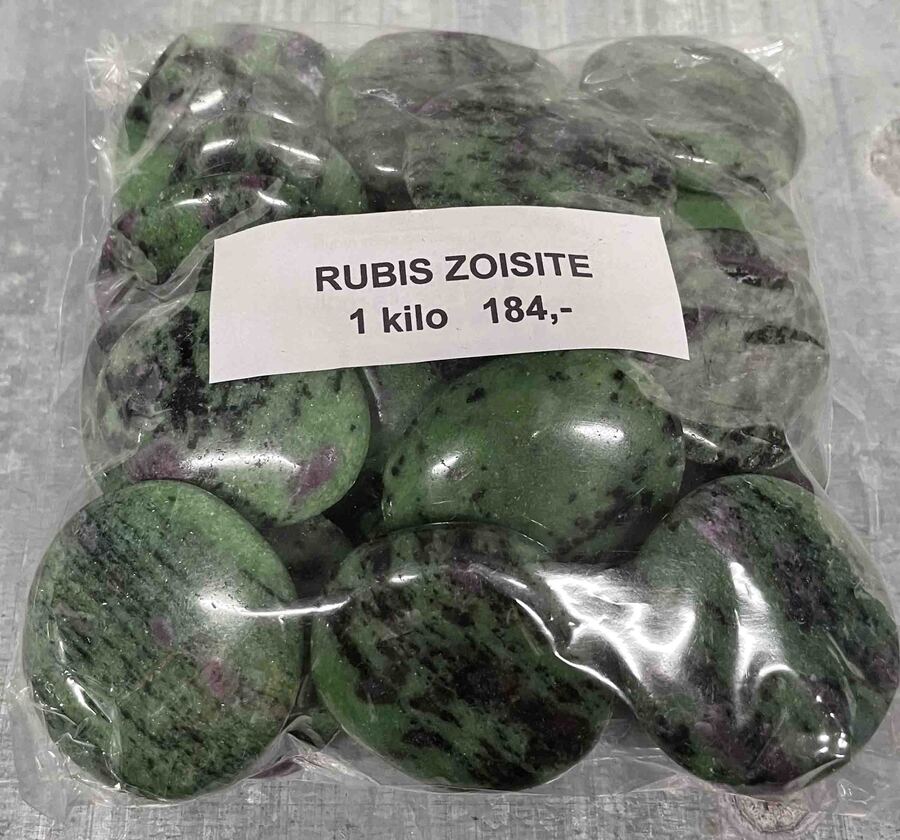 Rubis Zoïsite Pierre roulée, galet, brute