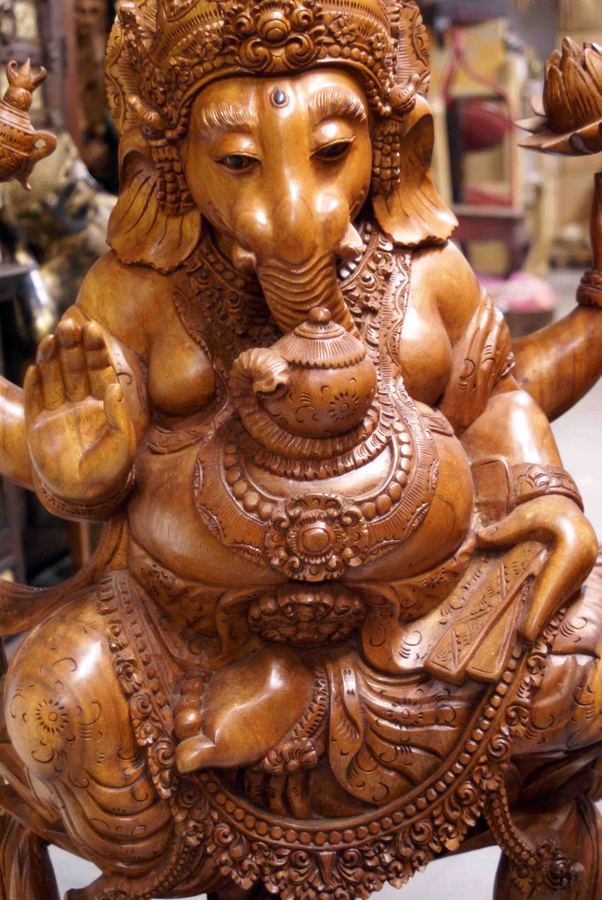 Magnifique statue de Ganesh sculptée en bois - H: 103 cm