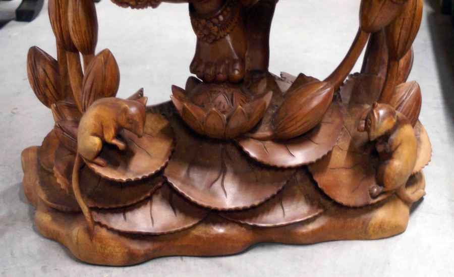 Magnifique statue de Ganesh sculptée en bois - H: 103 cm